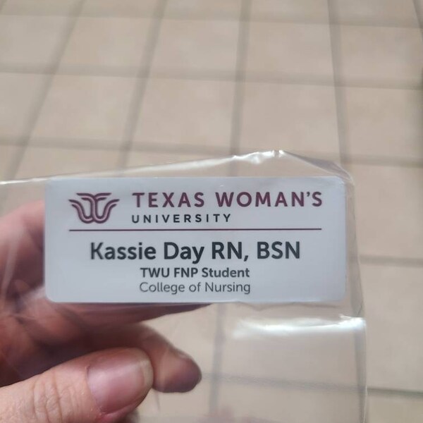 Metal Wearable Magnetic Name Tags for Business or Work - Brushed Gold ...