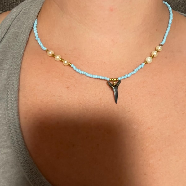 Dainty Gold Necklace, Minimalistic Shark Tooth Necklace, Shark Tooth ...