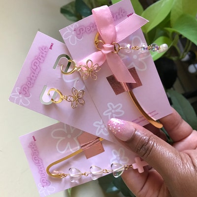 Strawberry Chain Bookmark, Hook Bookmark, Book Lover Gift Idea, Gold ...