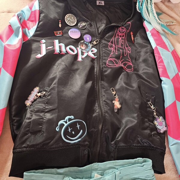 J-hope HOTS Hope on the Stage Light Scarf, B&w Checkered, Concert Tour ...