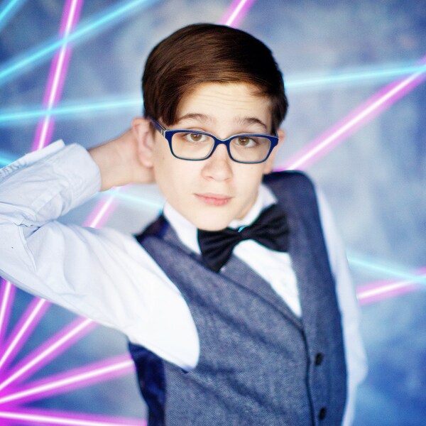 80s Retro Neon Laser Beam Background - Digital, Pink & Blue on Black ...