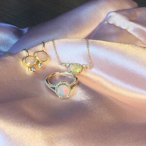 Natural 5 Carats Round Snow Opal Opal With Full Fire Round - Etsy