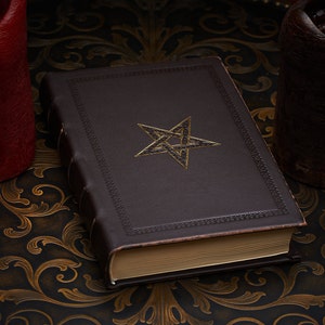 The Labyrinth Red Book Prop Replica - Etsy