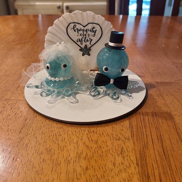 Beach Wedding Cake Topper, Octopus Bride and Groom Cake Topper ...