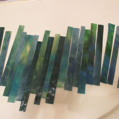 SMALL to VERY Small nis TEN Pounds Glass Scrap From Stained - Etsy