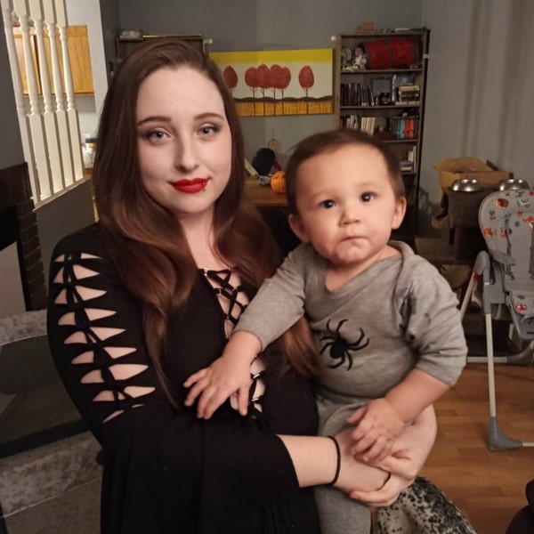 Addams Family Pubert Baby Grow ROMPER Sleep Suit Gift Outfit-newborn/0 ...