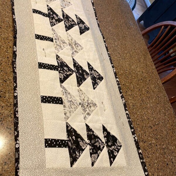 Farmhouse Trees Table Runner Pattern - PDF Pattern - Etsy