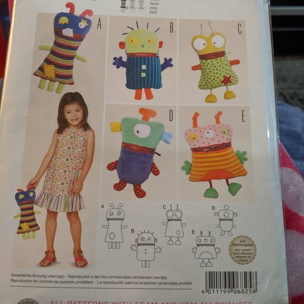 Simplicity Sewing Pattern 0682 - Series 2 Couturier Doll Clothes for 15 ...