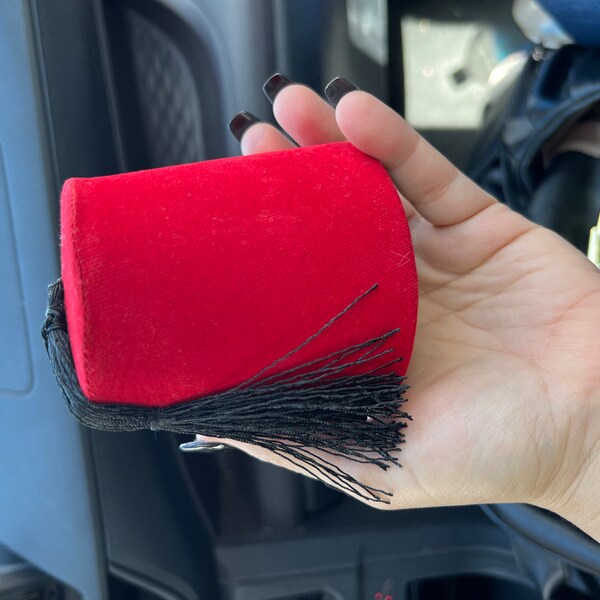 Mini Doctor Who Fez Hat Fezzes Are Cool - Eleventh Doctor Mini Fez ...