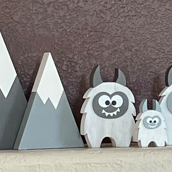 Chunky Wood Yeti - Abominable Snowman - Yeti Family Display - Winter ...