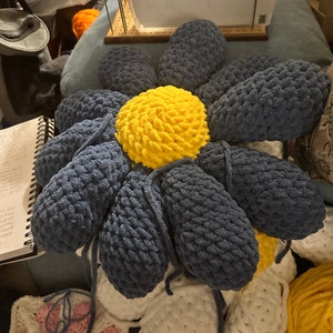 Retro Crochet Flower Pillow Pattern - Etsy