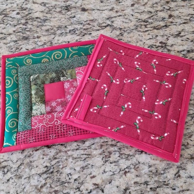 Pink Farmhouse Log Cabin Potholders, Set of 2 Quilted Patchwork Pot ...