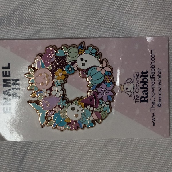 Halloween Wreath Pin, Enamel Pin, Halloween Pin, Halloween Wreath ...