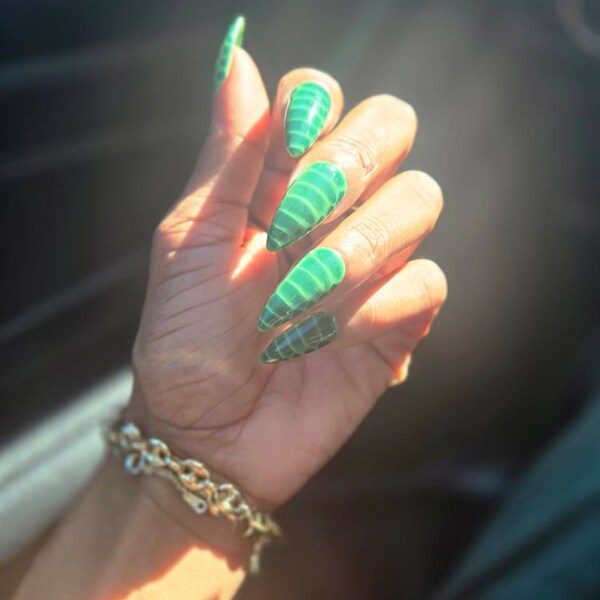 CLASSIC RED Apres Gel X Press on Nails Gold Nails Red Nails Classy ...