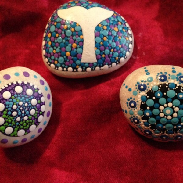 Custom Peace Rocks ~ Set of 2 - Etsy