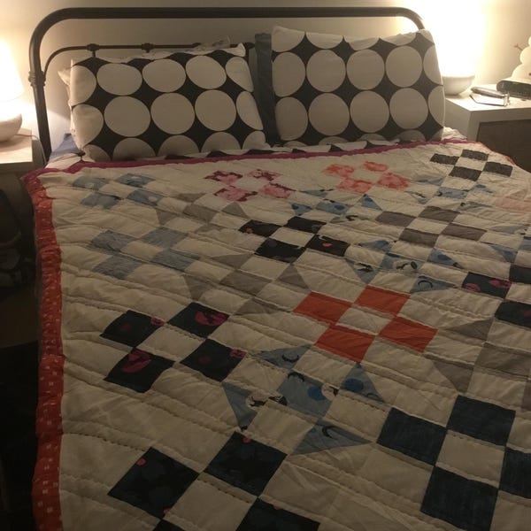 Large Double Patchwork Quilt . Traditional Round the World Pattern in ...