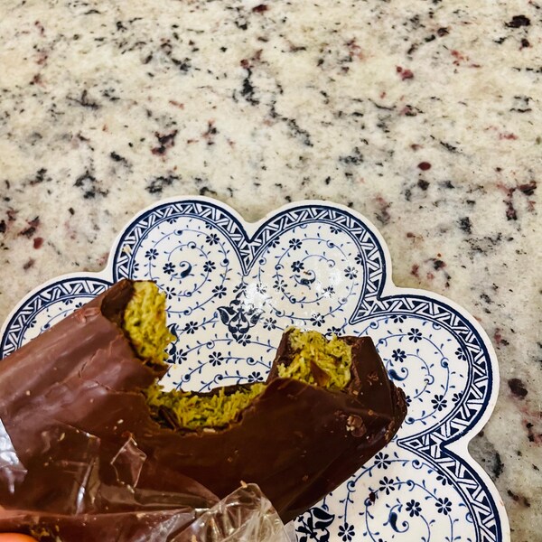 Handmade Large Kunafa/ Knafeh Pistachio Belgian Milk Chocolate Bar ...