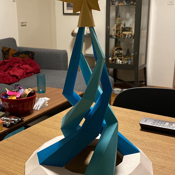 Spiral Christmas Tree 3D Papercraft PDF Pattern / DIY Xmas Low Poly ...