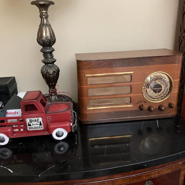 Legacyradios. 100 Professionally Restored Antique and Vintage Radios ...