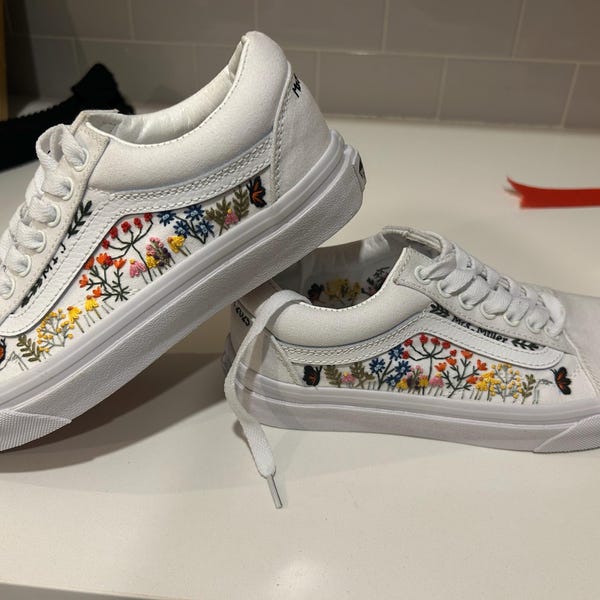 Embroidered Converse Low Tops, Custom Embroidered Platform Converse for ...