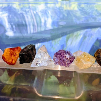 Raw Crystal 7 Chakra Set With Selenite Wand Raw Healing Crystals Chakra ...