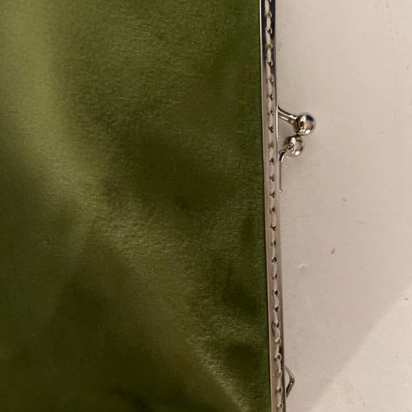 Beautiful Victorian Inspired Kiss Cash/credit Card Purse in a ...