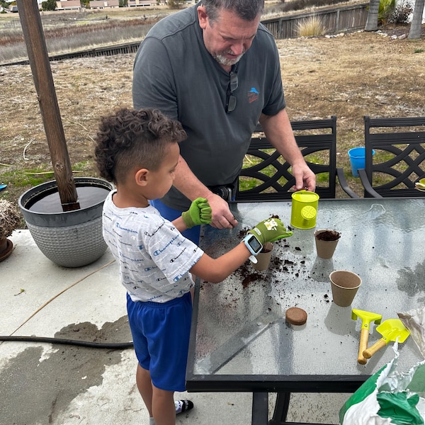 Kids Gardening Set W/ 2 Garden Tools, Watering Can, 3 Different Seeds ...