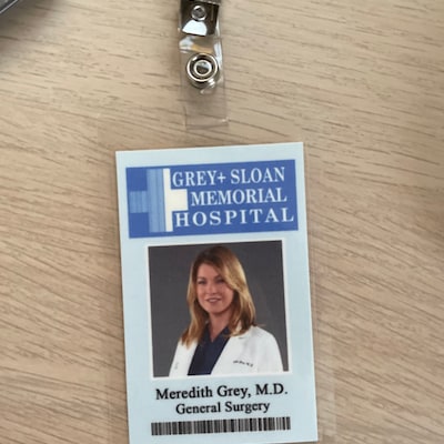 Grey's Anatomy Grey Sloan Memorial ID Badge: Meredith, Derek, Cristina ...