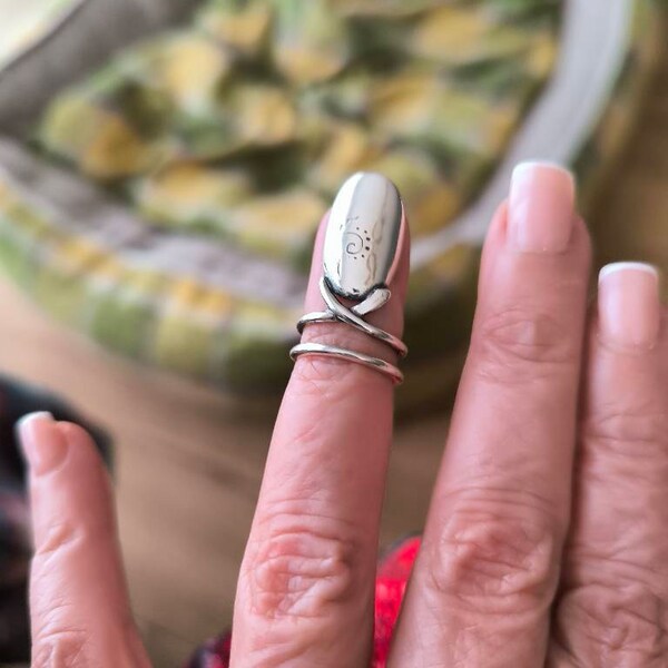 Fingernail Silver Pointer Finger Claw Nail Ring Armor / Finger Nails ...