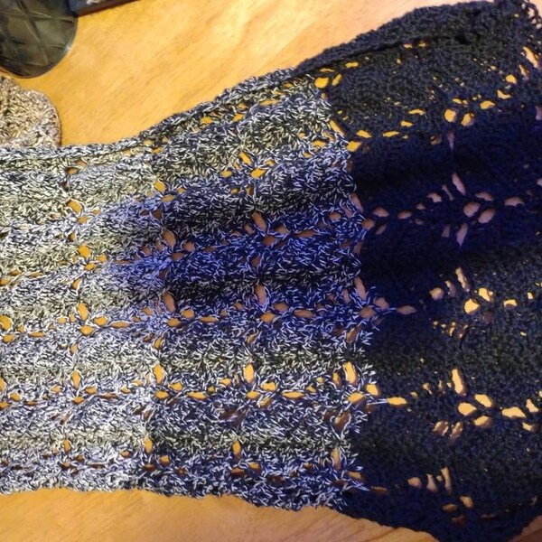 The Lady is A Vamp - Maroon and Black Yarn - Gradient Yarn - Burgundy ...