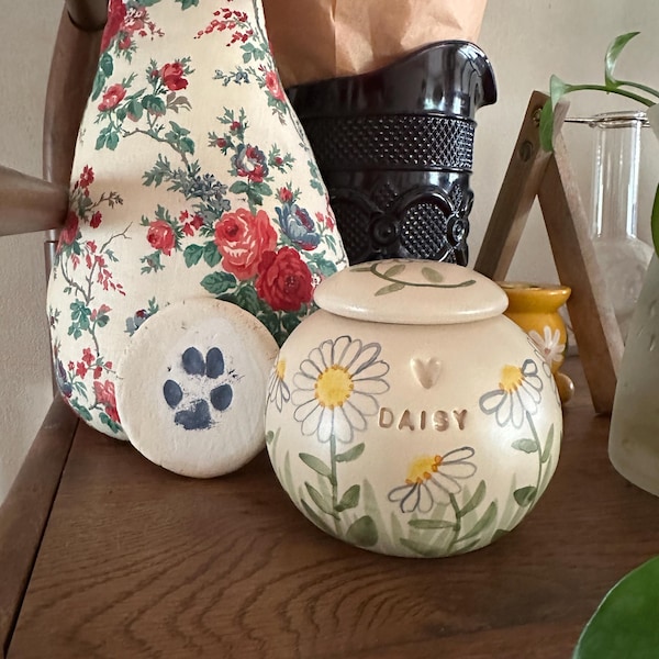 Daisy Cat Urn, Yellow Cat Urn, Creamation Urn, Pottery Urn for Pets ...