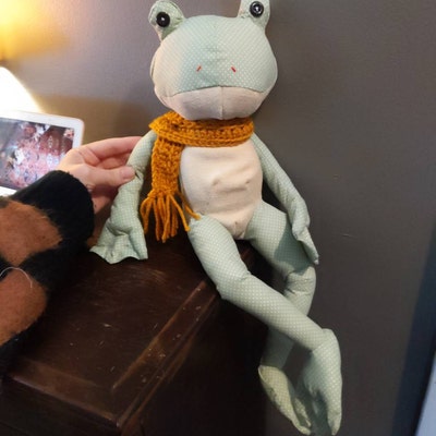 Stuffed Frog PDF Sewing Pattern & Tutorial Stuffed Animals Plush Toys ...