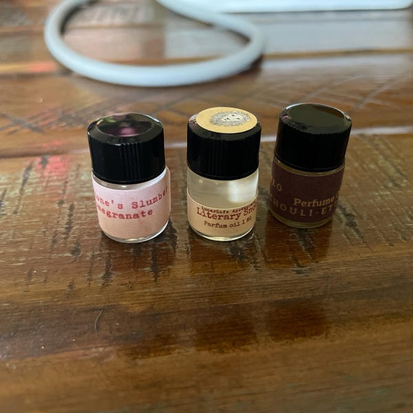 Romeo & Patchouli-ette * Indie Perfume * Oil * Apple * Sweet Patchouli ...