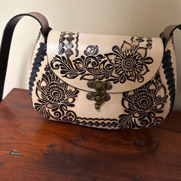 Large Leather Hand-tooled Embossed Mexican Peace Lily Floral Purse ...
