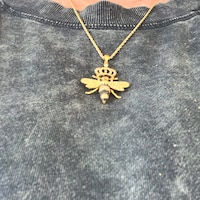 Queen Bee Crown Pendant, Black & White Round Diamond Queen Bee Pendant, Honey Bee Charm, 14K ...