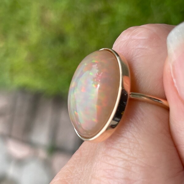 Natural 5 Carats Round Snow Opal, Opal With Full Fire Round Opal ...