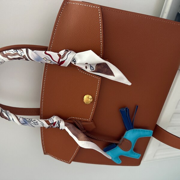 Designer Black Hand Sewn, Stuctured Leather 30 Shoulder Bag, Top Handle ...