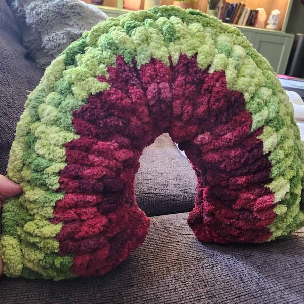 Milaney Rainbow Pillow Tutorial / Pattern, Finger Knitting / DIY ...