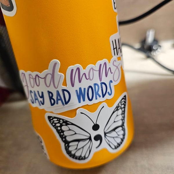 Reading Water Bottle Sticker| Book Pun Sticker | Just One More Chapter ...