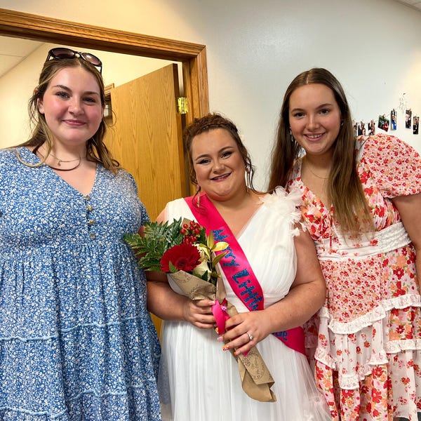 Baby in Bloom | Fresh Flower Bouquet Wraps | Brown Kraft Paper - Etsy