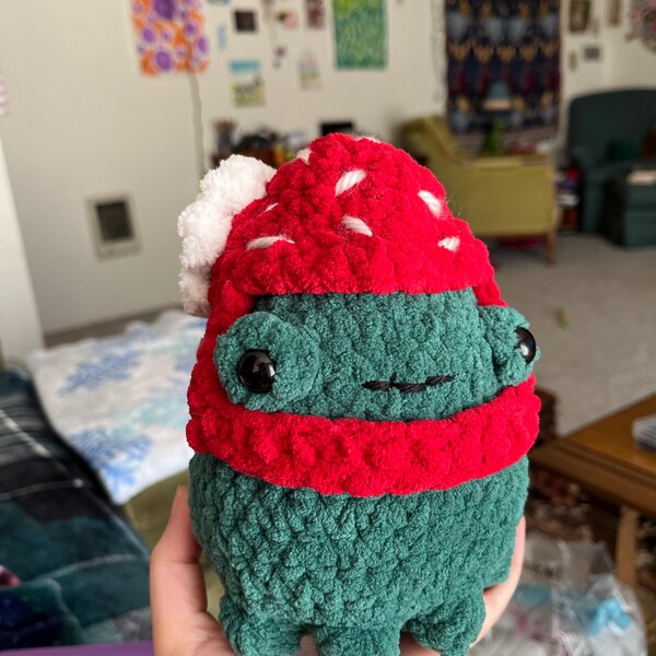 Strawberry Frog No Sew Crochet Pattern / Strawbery Hat Cute Frog ...