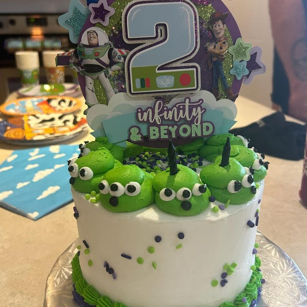 Girl Roblox Cake Topper, Girl Roblox Theme Birthday Party, Roblox Girl ...