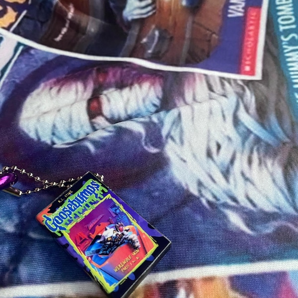 Horror Movie Keychains Miniature Movie Keychains Mini VHS 60 Different ...