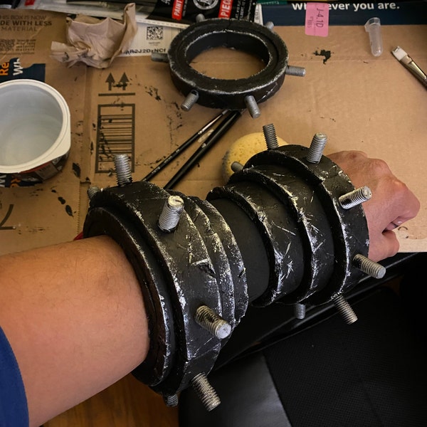 Cloud Strife Cosplay Gauntlet Pattern // FF7R // Cosplay Template ...