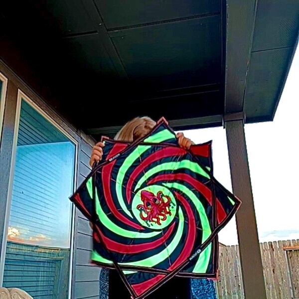 Trippy Squid Flowstar - "v2.0" UV Reactive Sacred Geometry Purple/pink ...