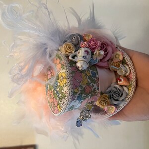 Demonstration or Example of Sizes of Top Hats for Chiki Bird - Etsy