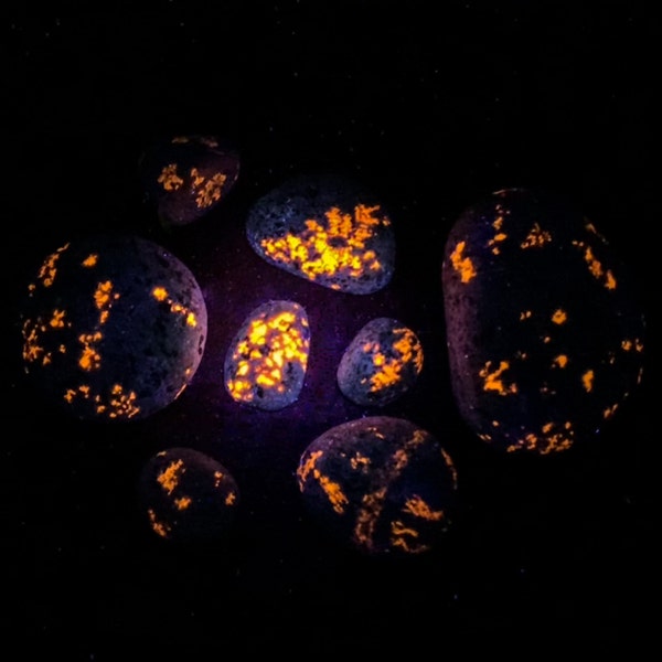 15.25oz, Fluorescent Sodalite, EMBERLITE, Yooperstone, Yooperlite, Lake ...