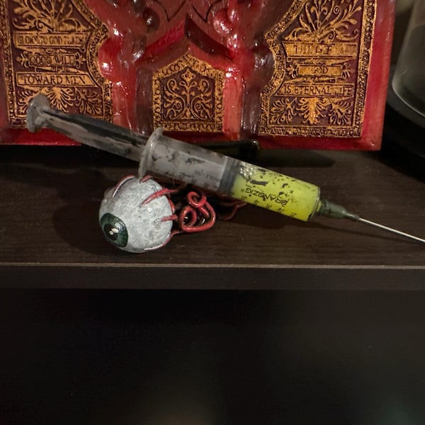 Re-animator Prop Replica Reagent Syringe - Etsy