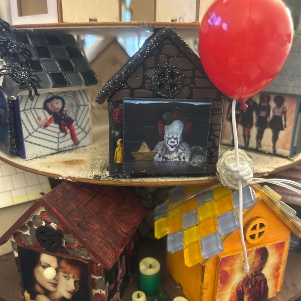 Miniature 1:12 Scale Bookshelf Scene - Round Mini Shelf Wicked ...