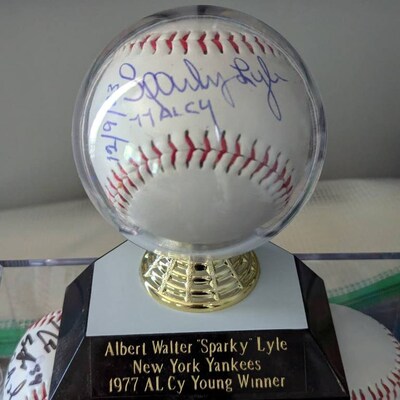 Clear SOFTBALL Display, With Name Plate HOME RUN or Game Ball Display ...